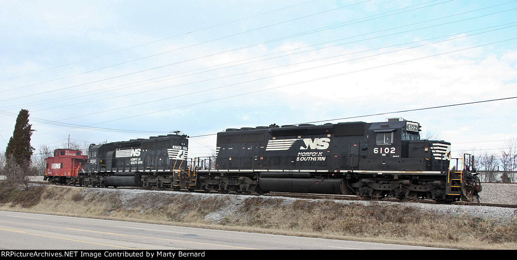 NS 6102 and 3232 with 555630